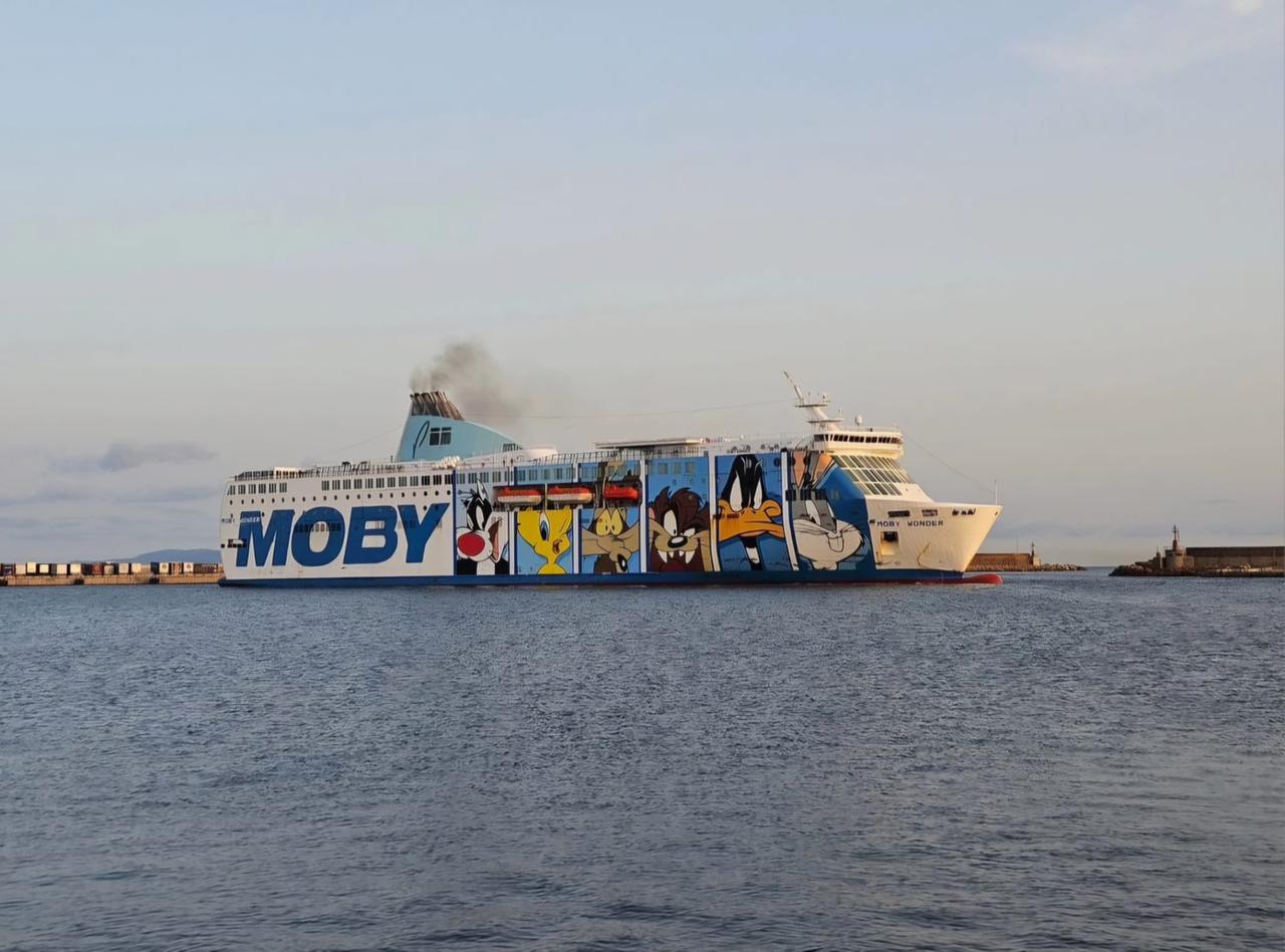 Porto Torres, guasto per la Moby Wonder: i passeggeri restano a terra - La Nuova Sardegna